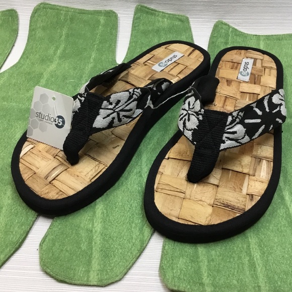 Studio | Shoes | New Thong Sandals By Studio | Poshmark